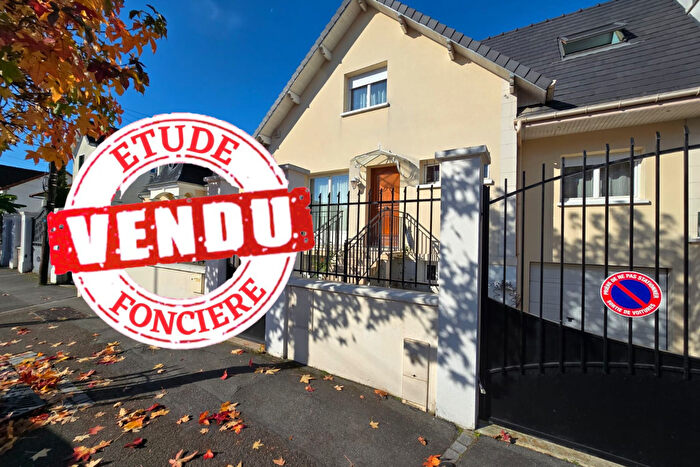 Maison à vendre - Les Pavillons-sous-Bois, Chanzy - 6 pièces - 4 chambres