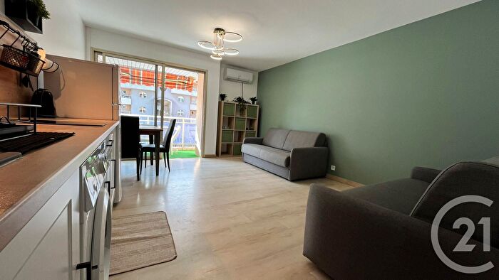 Appartement à louer - Antibes, Rastines, Super Antibes, Laval, La Fontonne - 1 pièce