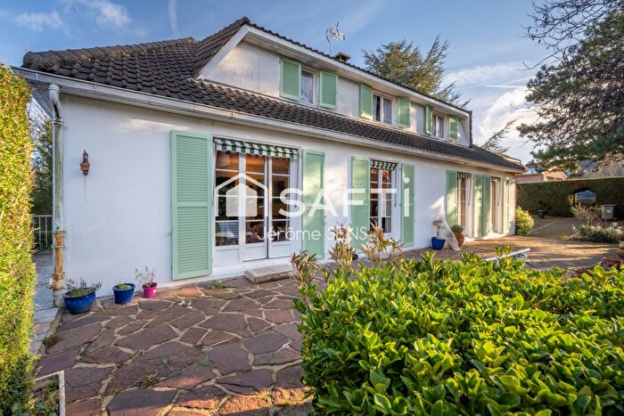 Maison 7 pièces à vendre à Mareil-Marly
