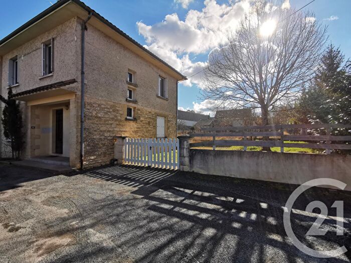 Maison à louer - Sarlat-la-Canéda - 4 pièces - 3 chambres