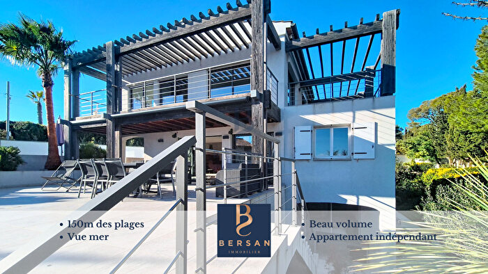 Maison à vendre - Fréjus, Les Terrasses - 9 pièces - 5 chambres