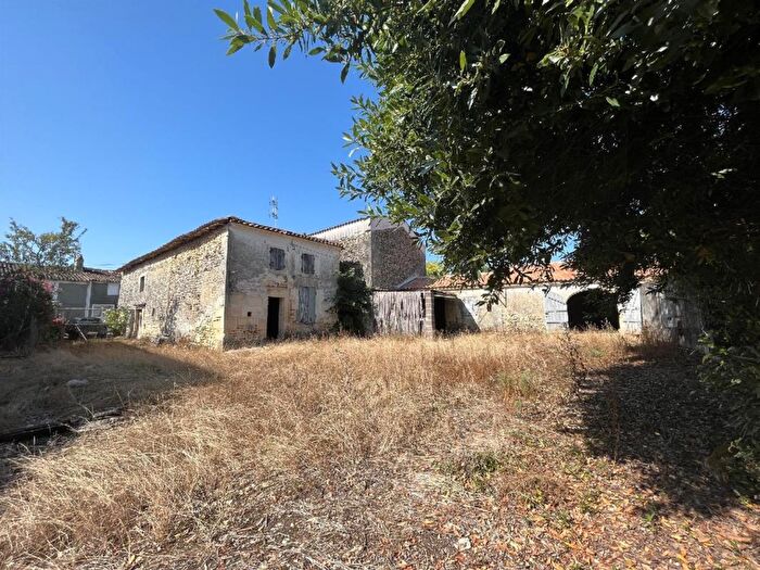 Maison à vendre - Burie - 4 pièces