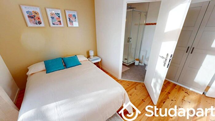Bron Centre-Le Rafour : Appartement 1 pièce à louer
