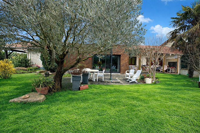 Maison à vendre - Grézieu-la-Varenne - 6 pièces - 5 chambres