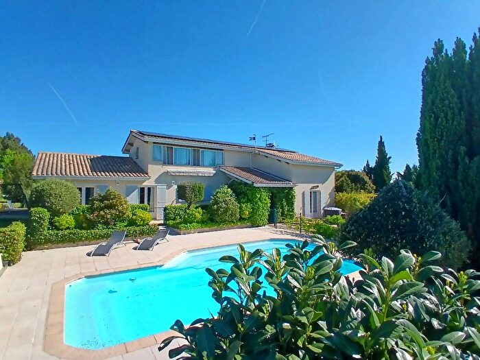 Maison 6 pièces à Montguyon, à vendre