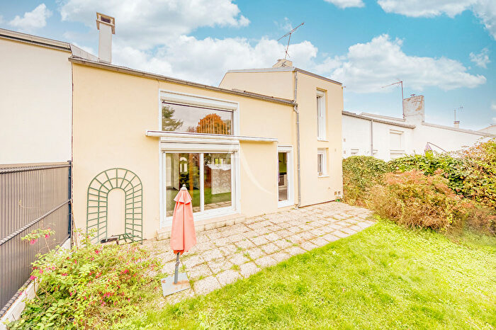 Maison à vendre - Noisiel, Ville ancienne - 5 pièces - 3 chambres