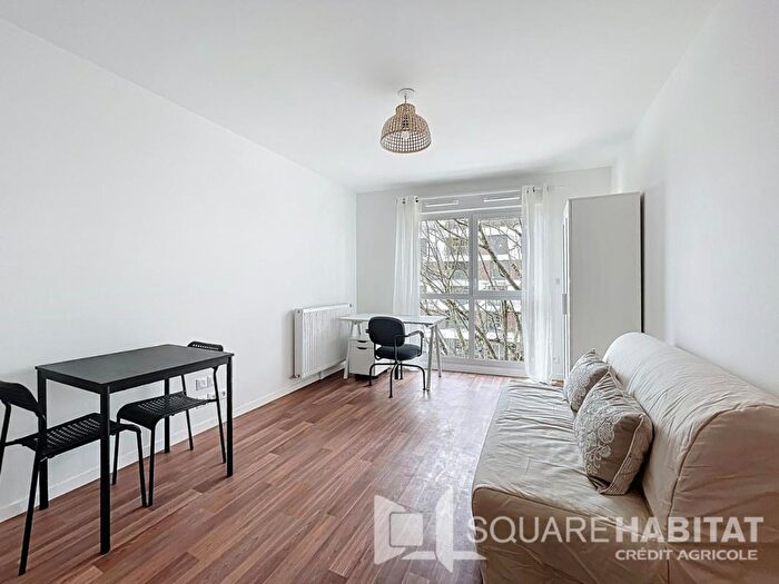 Appartement à louer - Quartiers Nord-Est, Les Longs Champs - 1 pièce