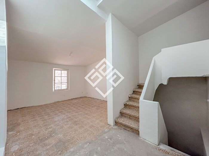 Maison à vendre - Narbonne, Bourg - 4 pièces - 3 chambres