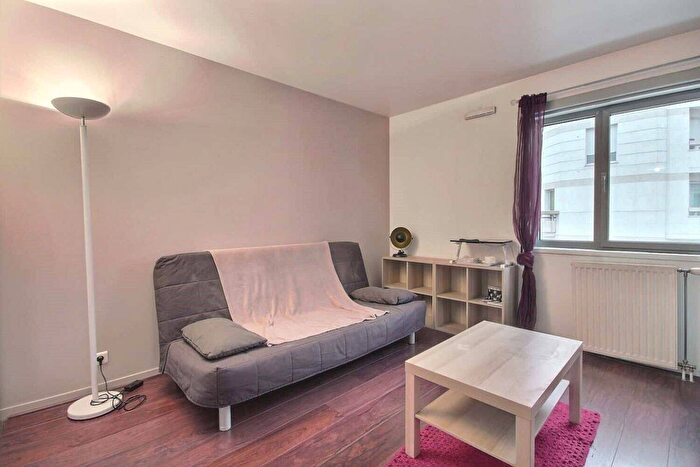 Appartement à louer - Maurice Ravel, Levallois-Perret - 1 pièce