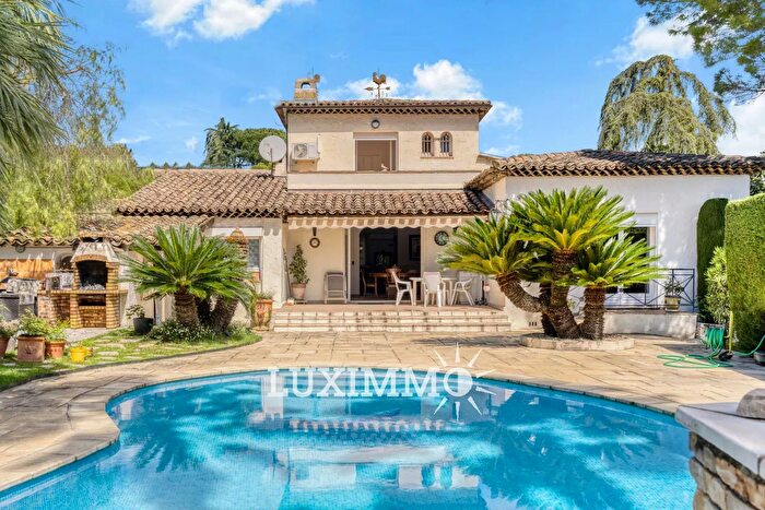 Maison à vendre - Mougins, Saint-Martin, Jylloue - 7 pièces - 3 chambres