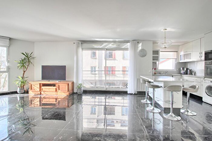 Appartement à vendre - Les Lilas, Centre-ville, Romain, Rolland - 5 pièces - 4 chambres