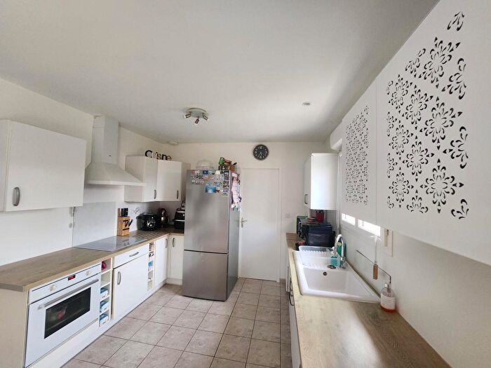 Maison à vendre - Roquefort - 6 pièces - 4 chambres