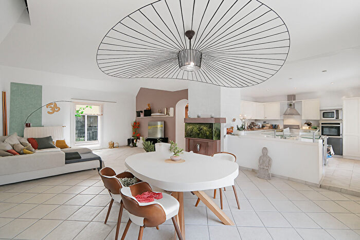 Maison à vendre - Crissey - 7 pièces - 4 chambres