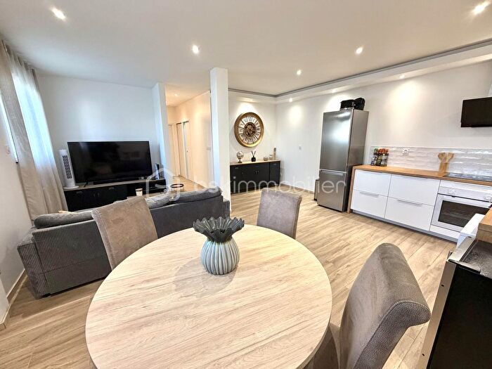 Saint-Aubin-lès-Elbeuf : Appartement 6 pièces à vendre