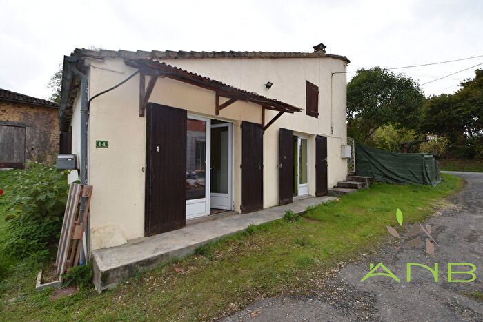 Maison à vendre - Vouzan - 4 pièces - 3 chambres