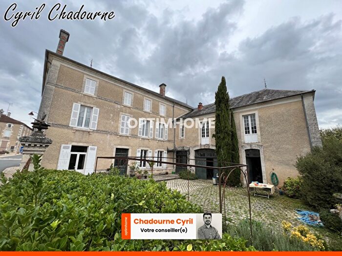 Maison à vendre - Javerlhac-et-la-Chapelle-Saint-Robert - 13 pièces - 6 chambres