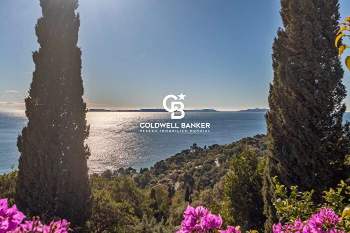 Maison à vendre - Rayol-Canadel-sur-Mer - 8 pièces - 6 chambres