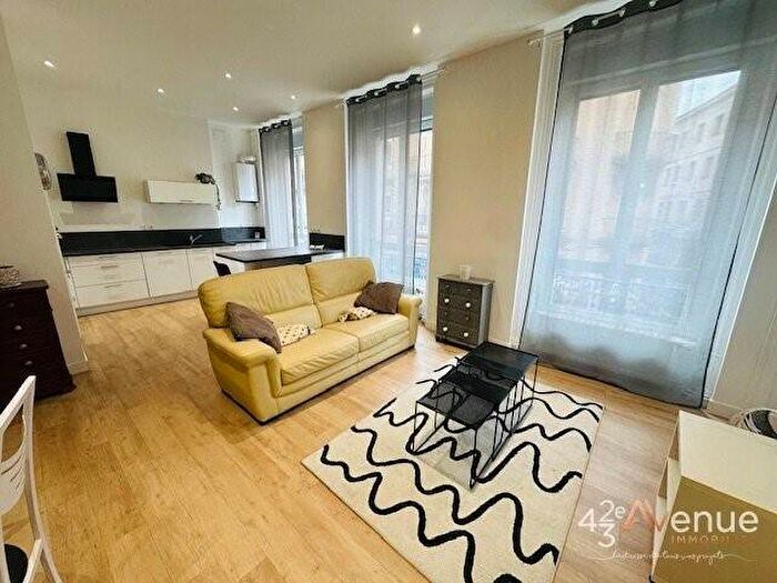 Appartement à louer - Hyper Centre-Vieille Ville, Saint-Étienne - 2 pièces - 1 chambre