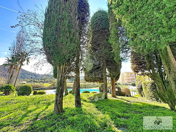 Appartement à vendre - Mandelieu-la-Napoule, La Napoule - 2 pièces - 1 chambre