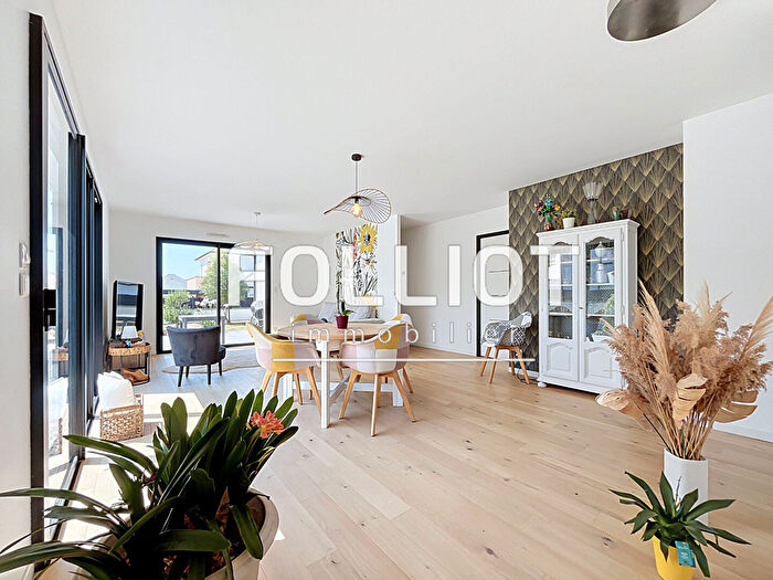 Maison 5 pièces à Bréhal, à vendre