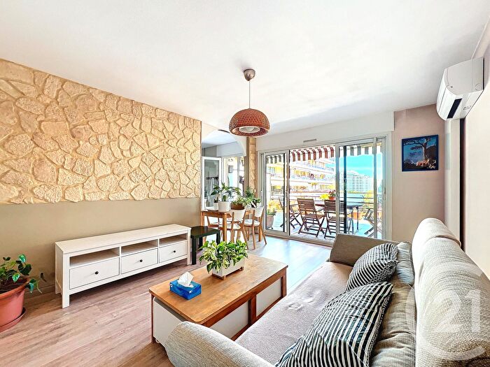 Appartement à louer - Villeneuve-Loubet, Les Hauts de Vaugrenier, Les Maurettes, Vaugrenier - 2 pièces - 1 chambre