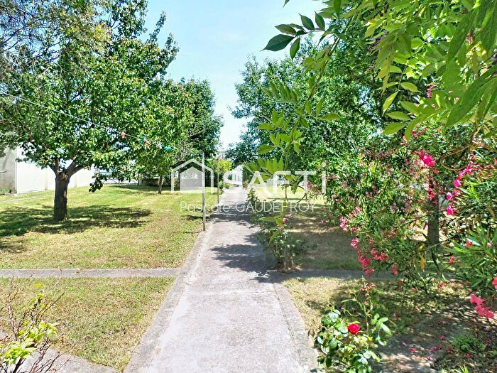 Maison à vendre - Jonzac - 6 pièces - 3 chambres