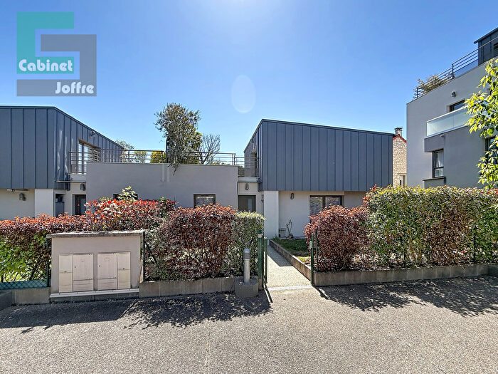 Maison 5 pièces à Fontainebleau, Plaine de la Chambre, à vendre