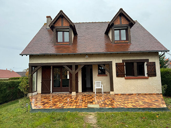 Maison à vendre - Ormes - 5 pièces - 4 chambres