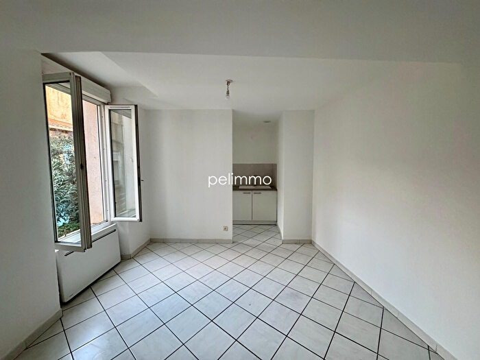 Appartement à louer - Pélissanne - 2 pièces - 1 chambre