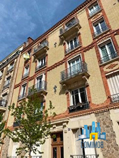 Appartement à louer - Courbevoie, Hôtel de ville - 3 pièces - 2 chambres