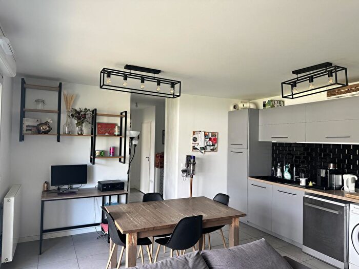 Appartement à vendre - Floirac, Centre-ville, Monte Christo - 3 pièces - 2 chambres