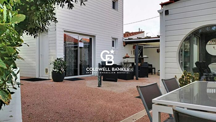 Maison à vendre - LAiguillon-sur-Mer - 9 pièces - 4 chambres