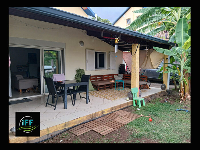 Maison à louer - Saint-Leu, Etang, Fontaine - 4 pièces - 3 chambres