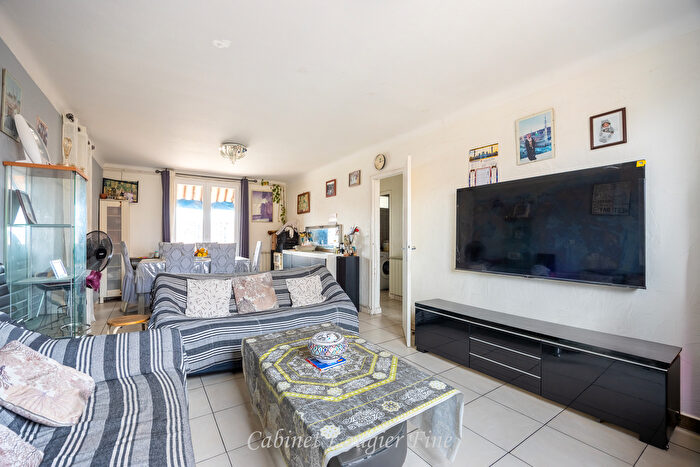 Appartement à vendre - Marseille e , Bon Secours - 3 pièces - 2 chambres