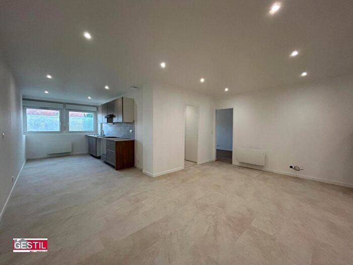 Appartement à louer - Pontoise, Saint-Martin - 5 pièces - 4 chambres