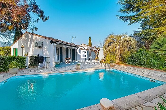 Maison à vendre - Roquebrune-sur-Argens, La Bouverie - 6 pièces - 4 chambres