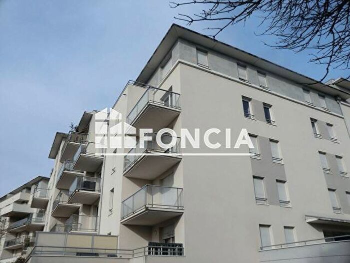 Appartement à louer - Bergougnan, Clermont-Ferrand - 2 pièces - 1 chambre