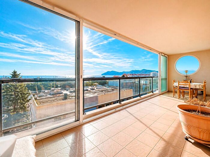 Appartement 4 pièces à vendre à Cannes, Bocca Sud