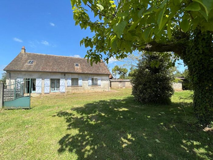 Maison 2 pièces à Saint-Célerin, à vendre