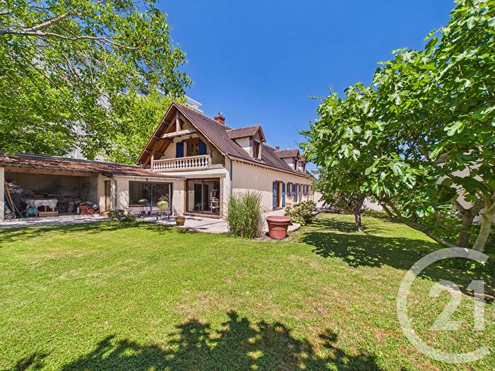 Maison 7 pièces à Chartres, La Madeleine, à vendre
