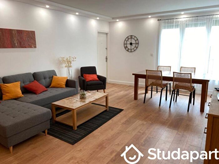 Appartement à louer - Croix Rouge-Haut de Murigny, Reims - 1 pièce - 4 chambres