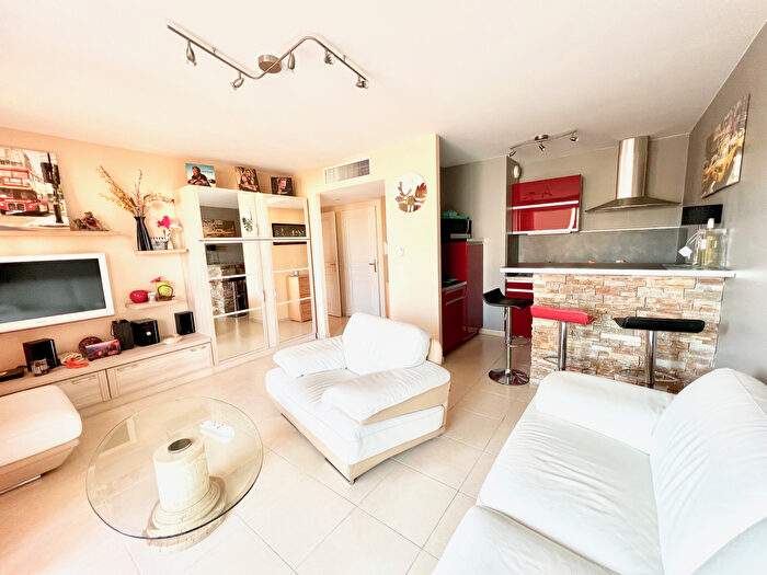 Appartement à vendre - Cavalaire-sur-Mer, Centre-ville - 2 pièces - 1 chambre