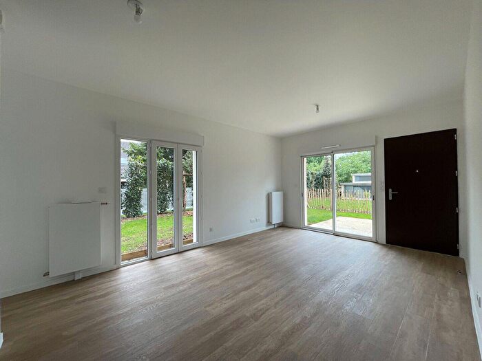 Est, Luisant : Appartement 3 pièces à louer