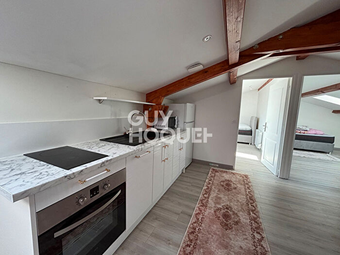 Appartement 3 pièces à Bron, Le Terraillon, à louer