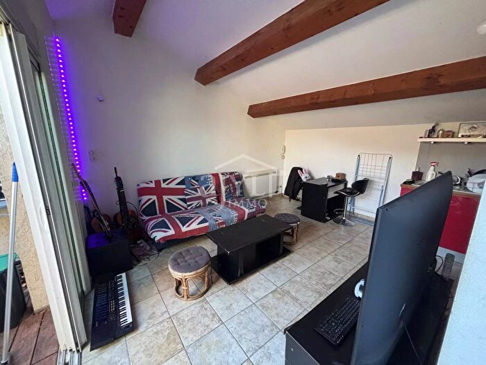 Appartement à louer - Rognes - 2 pièces