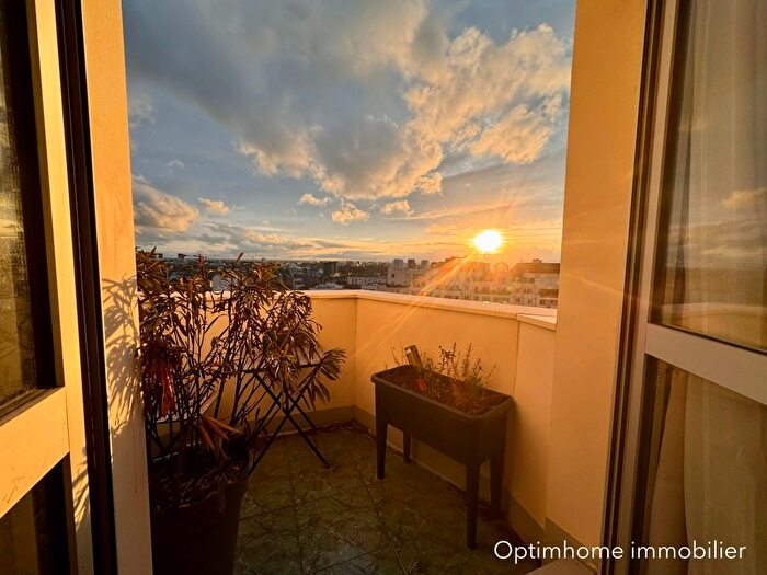 Appartement à vendre - Quartiers Centre, Colombier - 4 pièces - 3 chambres