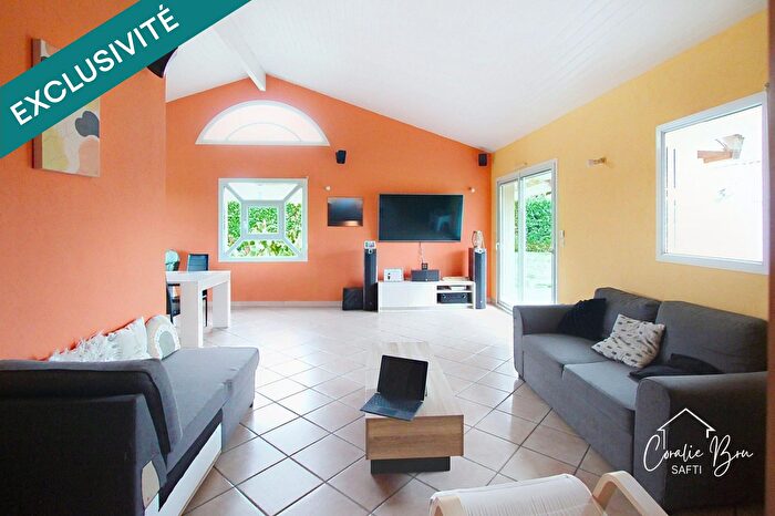 Maison à vendre - Cubnezais - 5 pièces - 4 chambres