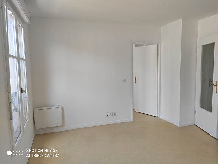 Appartement à louer - Étampes, Centre-Ville - 2 pièces - 1 chambre