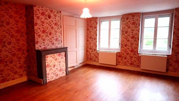 Maison à louer - Salins-les-Bains - 4 pièces - 3 chambres