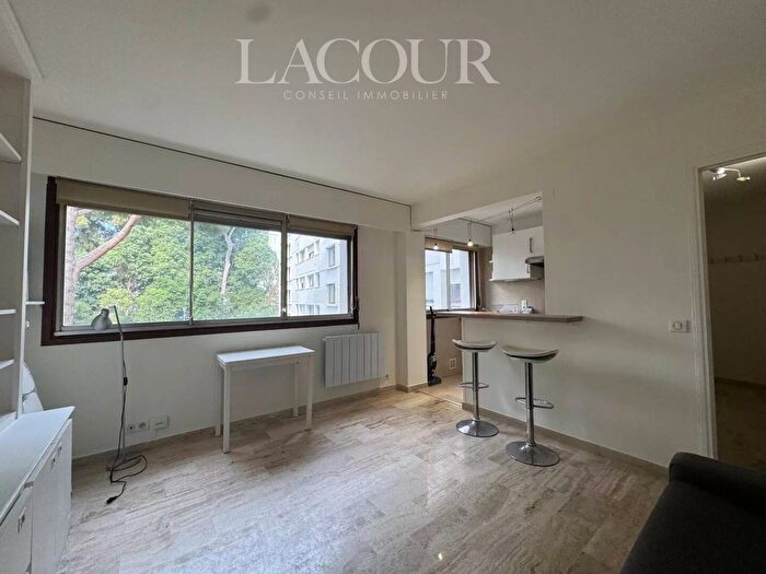 Appartement 1 pièce à louer à République, Cannes
